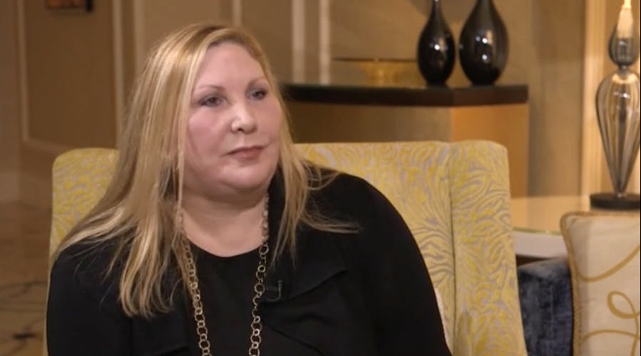 Wendy Lewis Goes Social - Modern Aesthetics